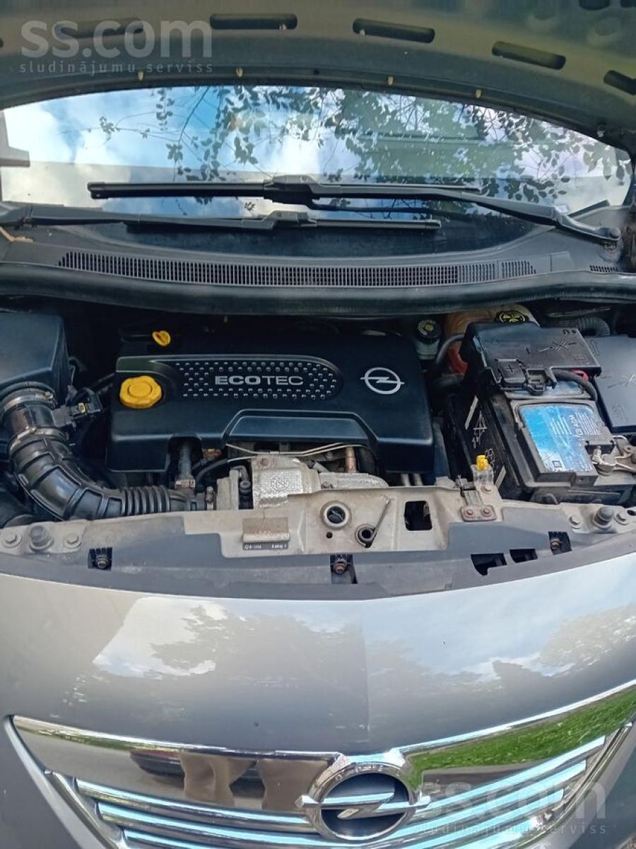 Grey Opel Meriva 2012 in Daugavpils, with an engine capacity of 1.30 L and mileage of 0 thousand km for 4400 €, photo 4 on AUTOMOTO.COM.LV