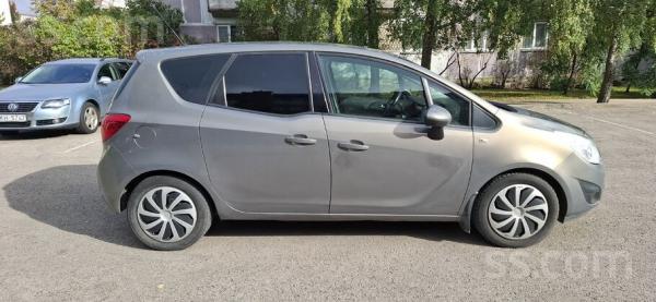 Pelēks Opel Meriva 2012 Daugavpils, ar dzinēja tilpumu 1.30 L un nobraukumu 244 tūkst. km par 2150 €, foto 5 vietnē AUTOMOTO.COM.LV