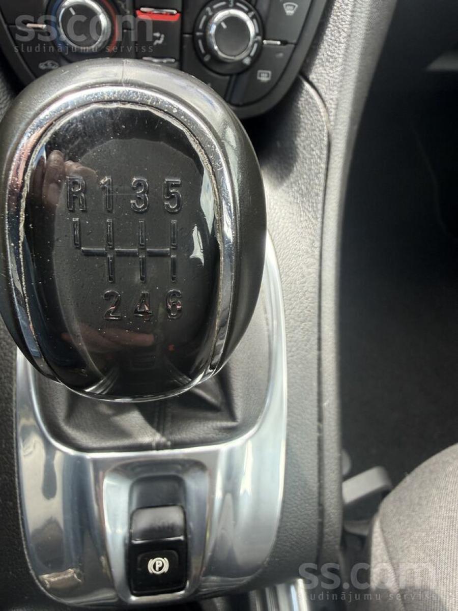 Pelēks Opel Meriva 2013 Saldus, ar dzinēja tilpumu 1.70 L un nobraukumu 179 tūkst. km par 4590 €, foto 21 vietnē AUTOMOTO.COM.LV