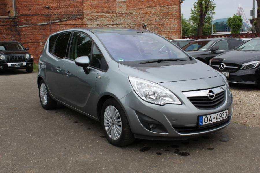 Grey Opel Meriva 2013 in Riga, with an engine capacity of 1.70 L and mileage of 214 thousand km for 4250 €, photo 1 on AUTOMOTO.COM.LV