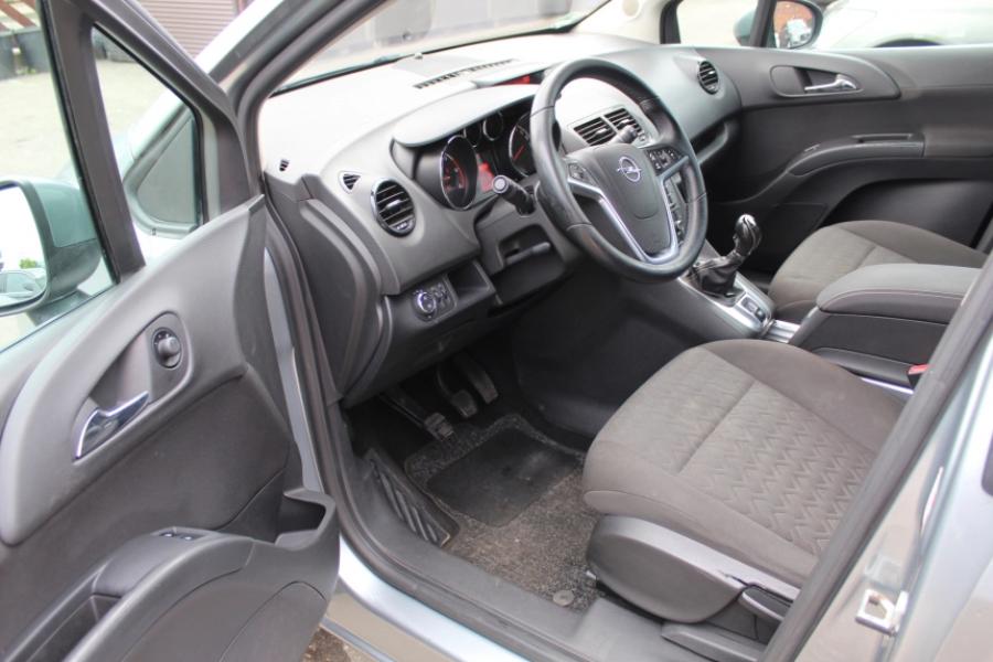 Grey Opel Meriva 2013 in Riga, with an engine capacity of 1.70 L and mileage of 214 thousand km for 4250 €, photo 8 on AUTOMOTO.COM.LV