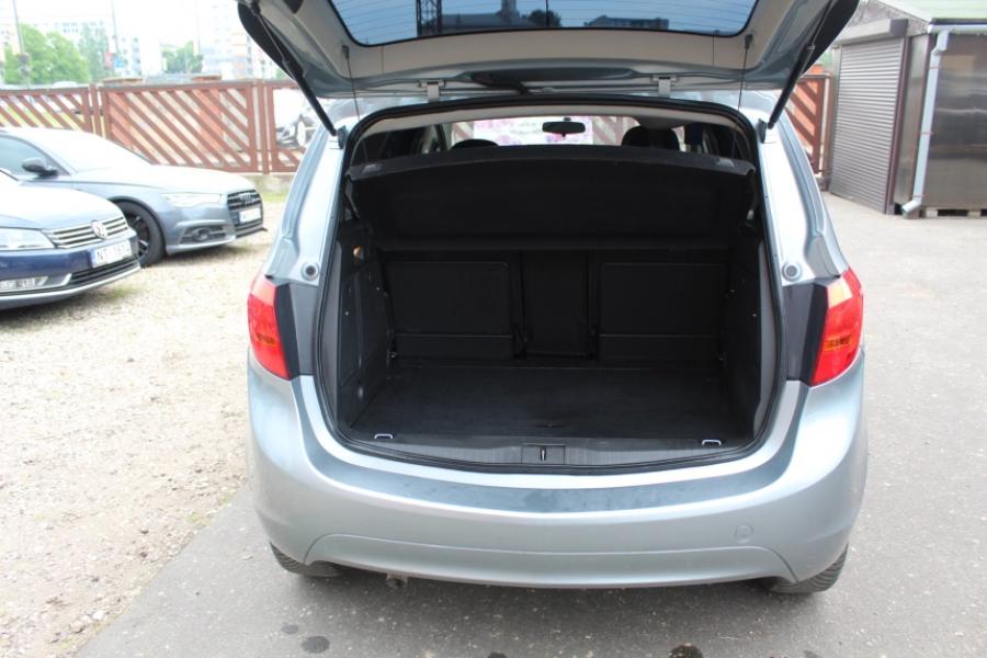 Grey Opel Meriva 2013 in Riga, with an engine capacity of 1.70 L and mileage of 214 thousand km for 4250 €, photo 9 on AUTOMOTO.COM.LV
