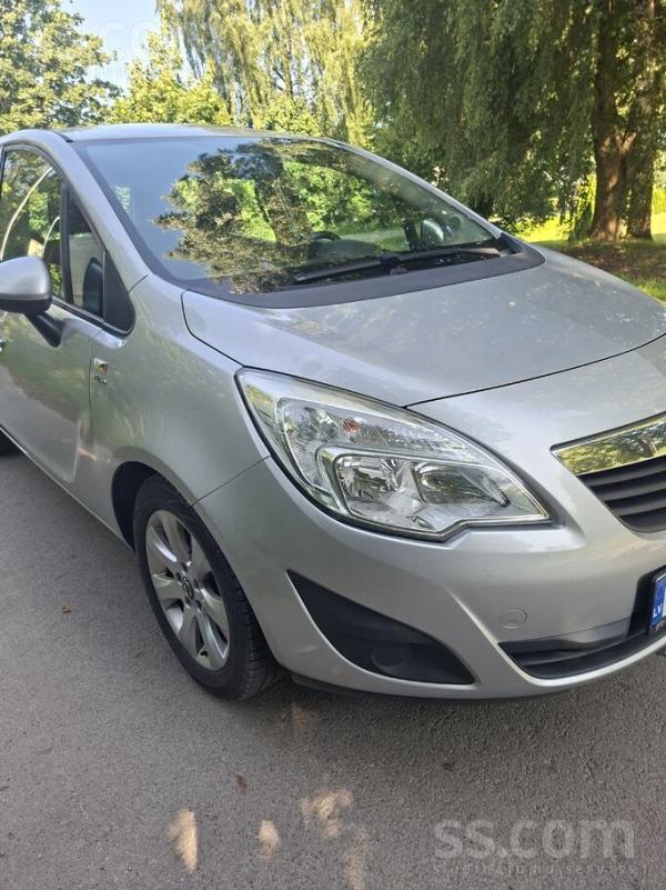 Pelēks Opel Meriva 2013 Ogre, ar dzinēja tilpumu 1.40 L un nobraukumu 135 tūkst. km par 4800 €, foto 3 vietnē AUTOMOTO.COM.LV