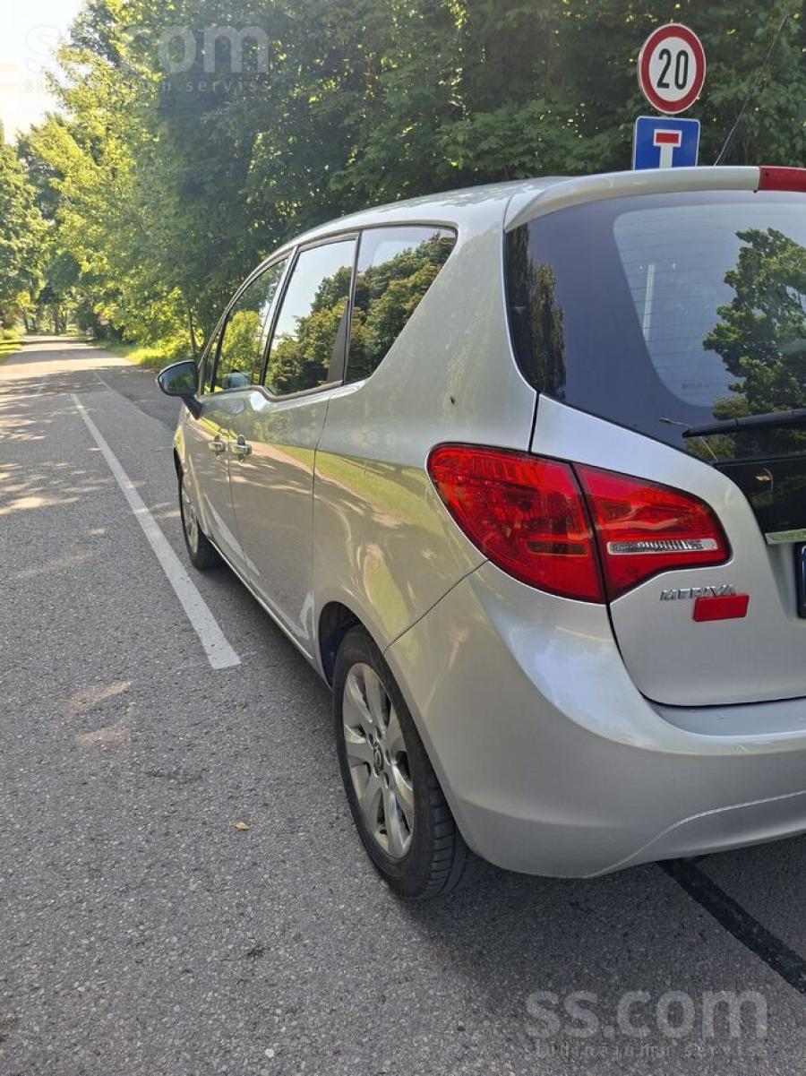 Pelēks Opel Meriva 2013 Ogre, ar dzinēja tilpumu 1.40 L un nobraukumu 135 tūkst. km par 4800 €, foto 8 vietnē AUTOMOTO.COM.LV