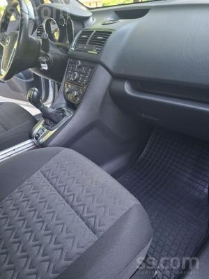 Pelēks Opel Meriva 2013 Ogre, ar dzinēja tilpumu 1.40 L un nobraukumu 135 tūkst. km par 4800 €, foto 12 vietnē AUTOMOTO.COM.LV