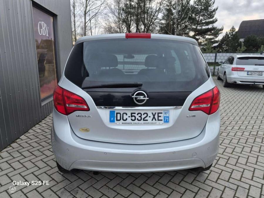 Grey Opel Meriva 2014 in Taurage, with an engine capacity of 1.70 L and mileage of 234 thousand km for 3300 €, photo 4 on AUTOMOTO.COM.LV
