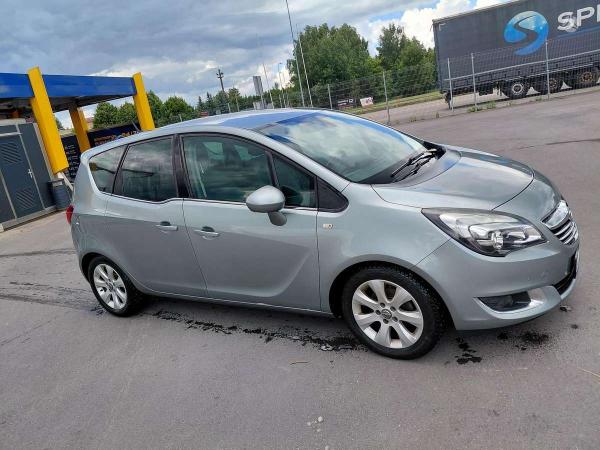Grey Opel Meriva 2014 in Panevezys, with an engine capacity of 1.40 L and mileage of 183 thousand km for 2950 €, photo 2 on AUTOMOTO.COM.LV