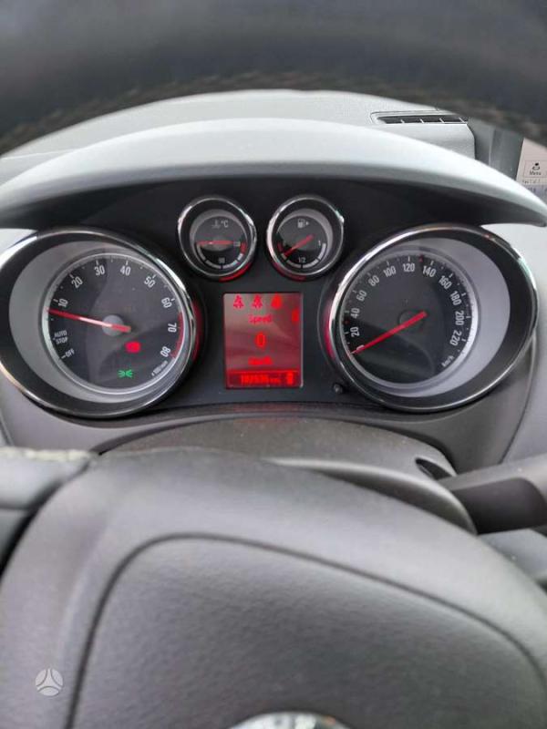 Grey Opel Meriva 2014 in Panevezys, with an engine capacity of 1.40 L and mileage of 183 thousand km for 2950 €, photo 5 on AUTOMOTO.COM.LV