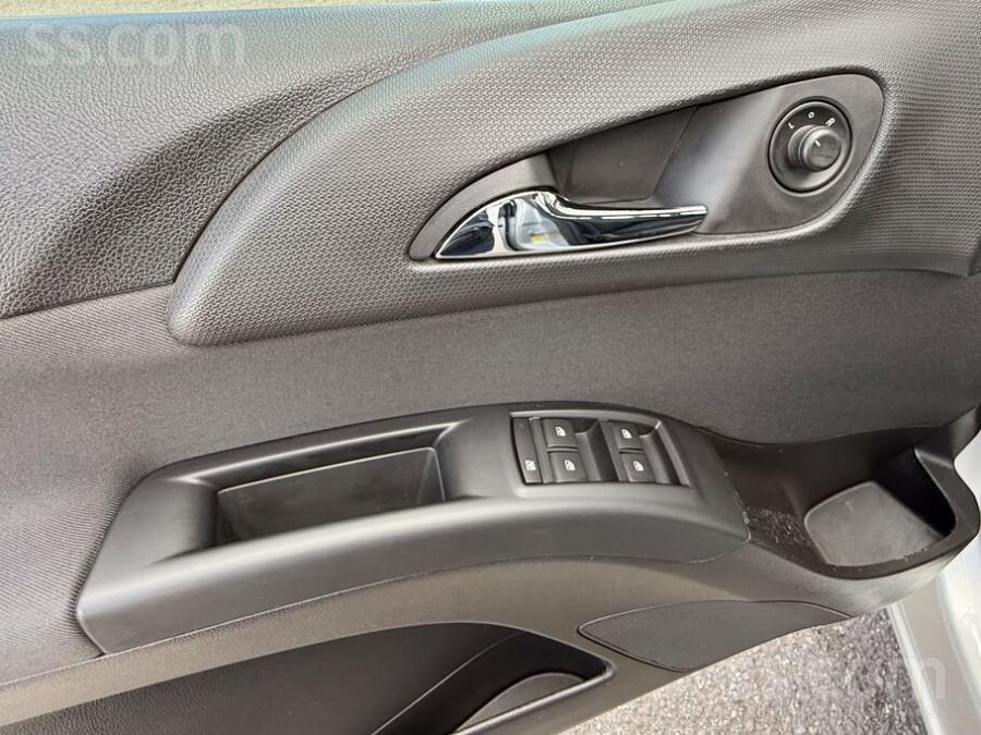 Grey Opel Meriva 2016 in Riga, with an engine capacity of 1.60 L and mileage of 0 thousand km for 5490 €, photo 14 on AUTOMOTO.COM.LV