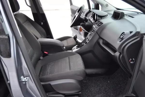 Pelēks Opel Meriva 2016 Jēkabpils, ar dzinēja tilpumu 1.60 L un nobraukumu 226 tūkst. km par 5990 €, foto 9 vietnē AUTOMOTO.COM.LV