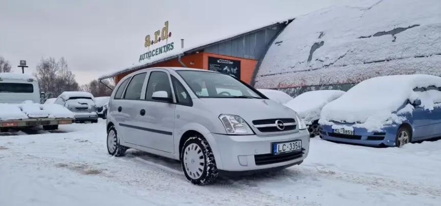 Grey Opel Meriva 2003 in Valmiera, with an engine capacity of 1.60 L and mileage of 224 thousand km for 1100 €, photo 1 on AUTOMOTO.COM.LV