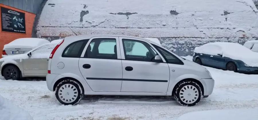 Grey Opel Meriva 2003 in Valmiera, with an engine capacity of 1.60 L and mileage of 224 thousand km for 1100 €, photo 3 on AUTOMOTO.COM.LV