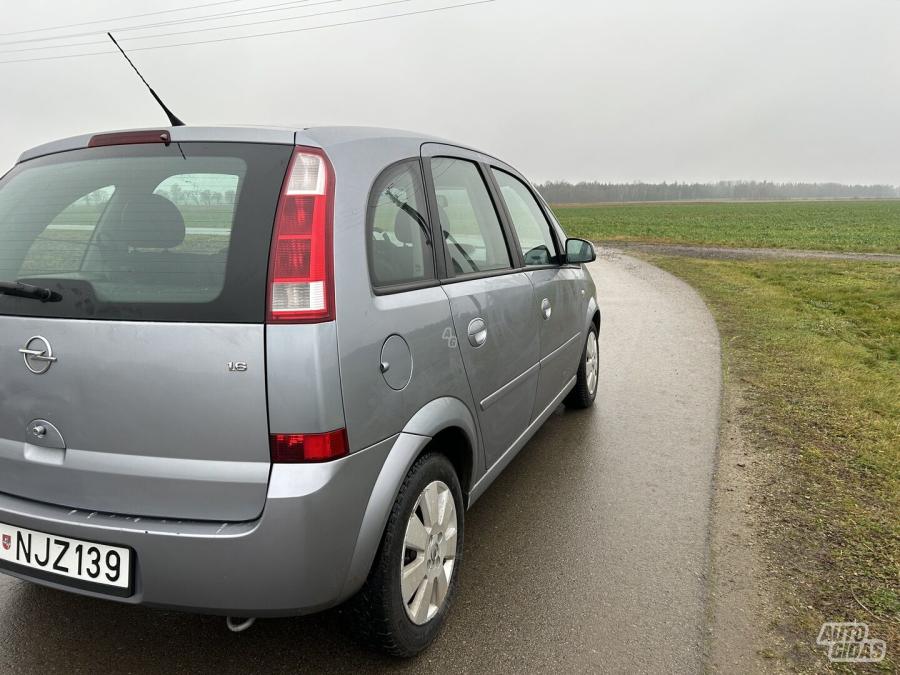 Grey Opel Meriva 2004 in Pakruojis, with an engine capacity of 1.60 L and mileage of 206 thousand km for 1250 €, photo 3 on AUTOMOTO.COM.LV