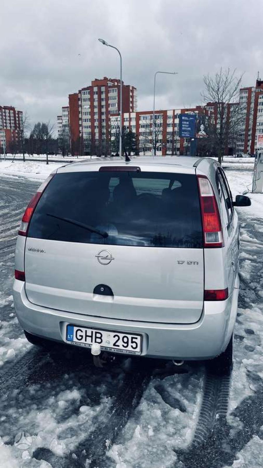 Grey Opel Meriva 2004 in Klaipeda, with an engine capacity of 1.69 L and mileage of 256 thousand km for 650 €, photo 3 on AUTOMOTO.COM.LV