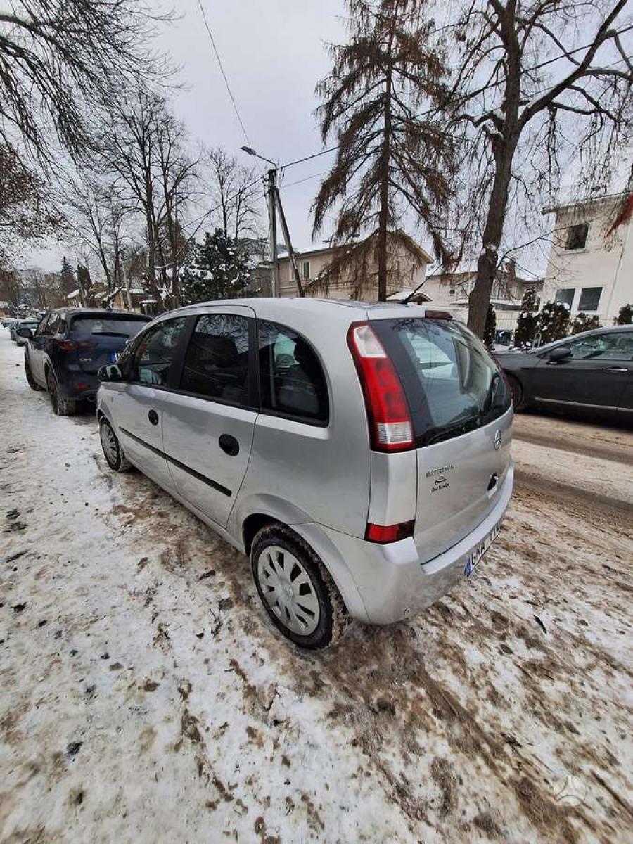Grey Opel Meriva 2004 in Vilnius, with an engine capacity of 1.60 L and mileage of 159 thousand km for 1300 €, photo 2 on AUTOMOTO.COM.LV