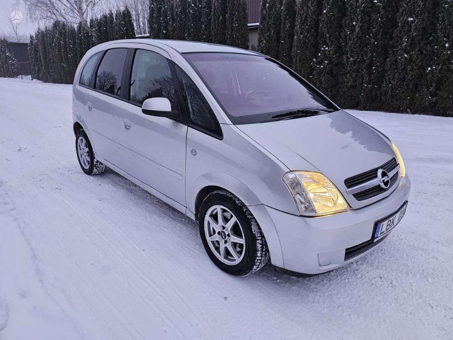Pelēks Opel Meriva 2004 Jurbarkas, ar dzinēja tilpumu 1.60 L un nobraukumu 130 tūkst. km par 1350 €, foto 1 vietnē AUTOMOTO.COM.LV