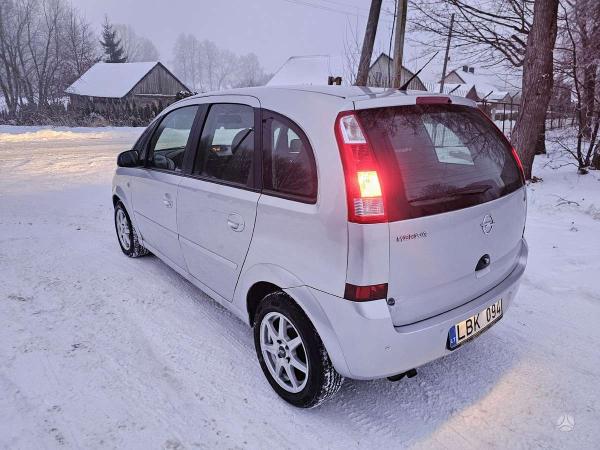 Grey Opel Meriva 2004 in Jurbarkas, with an engine capacity of 1.60 L and mileage of 130 thousand km for 1350 €, photo 5 on AUTOMOTO.COM.LV