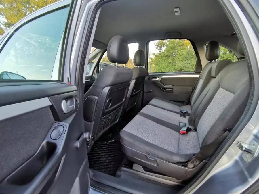 Pelēks Opel Meriva 2004 Kuldīga, ar dzinēja tilpumu 1.60 L un nobraukumu 167 tūkst. km par 1390 €, foto 7 vietnē AUTOMOTO.COM.LV
