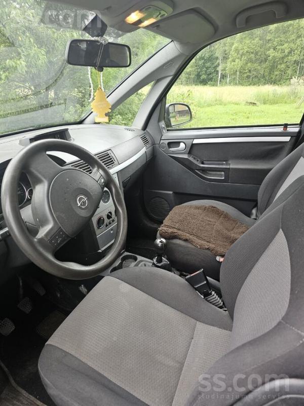 Grey Opel Meriva 2004 in Kuldiga, with an engine capacity of 1.70 L and mileage of 333 thousand km for 950 €, photo 2 on AUTOMOTO.COM.LV