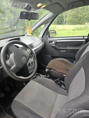 Pelēks Opel Meriva 2004 Kuldīga, ar dzinēja tilpumu 1.70 L un nobraukumu 333 tūkst. km par 950 €, foto 3 vietnē AUTOMOTO.COM.LV