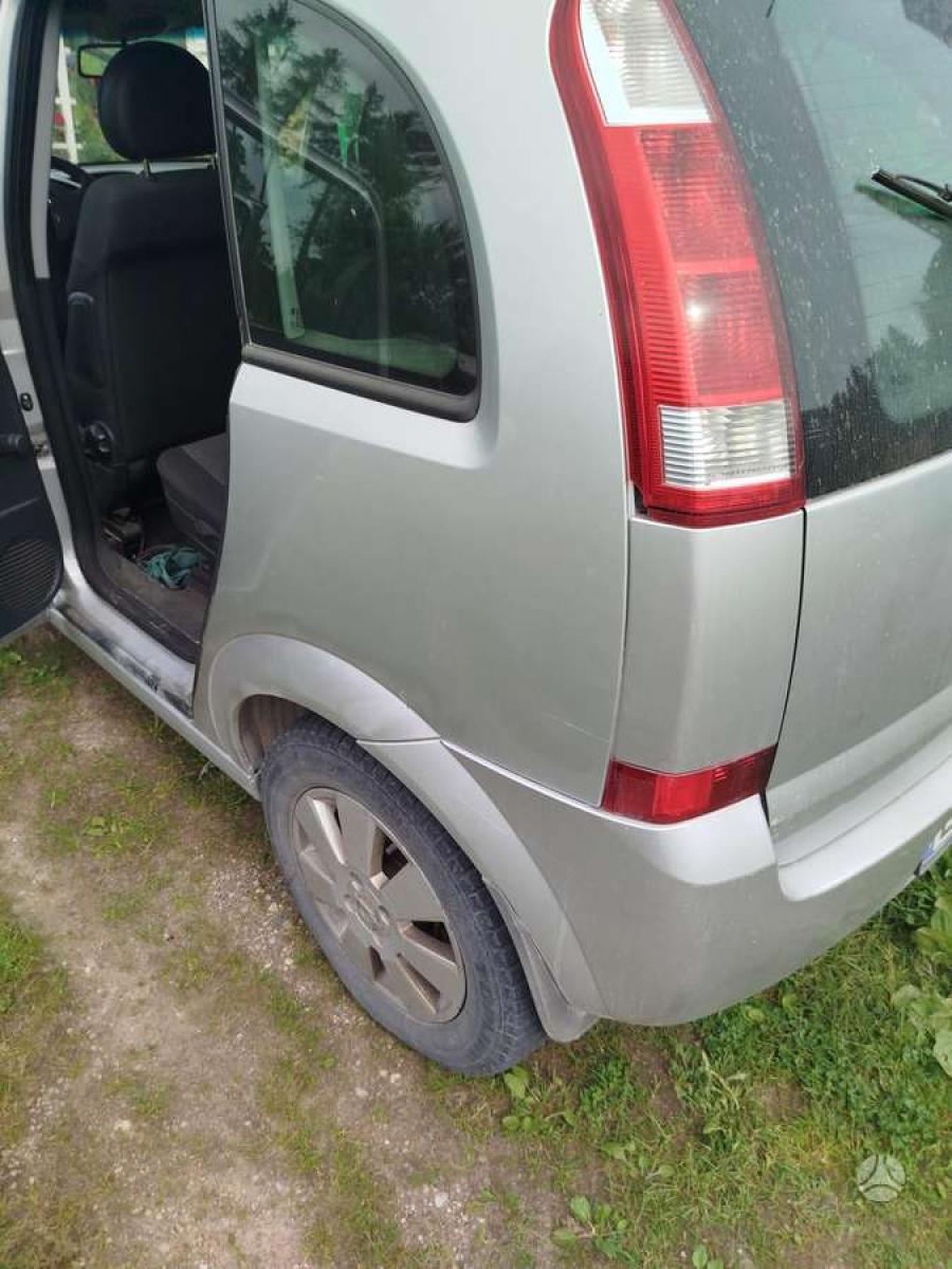 Pelēks Opel Meriva 2004 Kretinga, ar dzinēja tilpumu 1.60 L un nobraukumu 239 tūkst. km par 1200 €, foto 3 vietnē AUTOMOTO.COM.LV