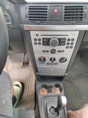 Pelēks Opel Meriva 2004 Kretinga, ar dzinēja tilpumu 1.60 L un nobraukumu 239 tūkst. km par 1200 €, foto 4 vietnē AUTOMOTO.COM.LV
