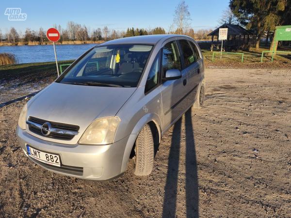 Grey Opel Meriva 2005 in Pakruojis, with an engine capacity of 1.60 L and mileage of 222 thousand km for 950 €, photo 1 on AUTOMOTO.COM.LV