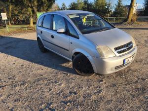 Grey Opel Meriva 2005 in Pakruojis, with an engine capacity of 1.60 L and mileage of 222 thousand km for 950 €, photo 3 on AUTOMOTO.COM.LV
