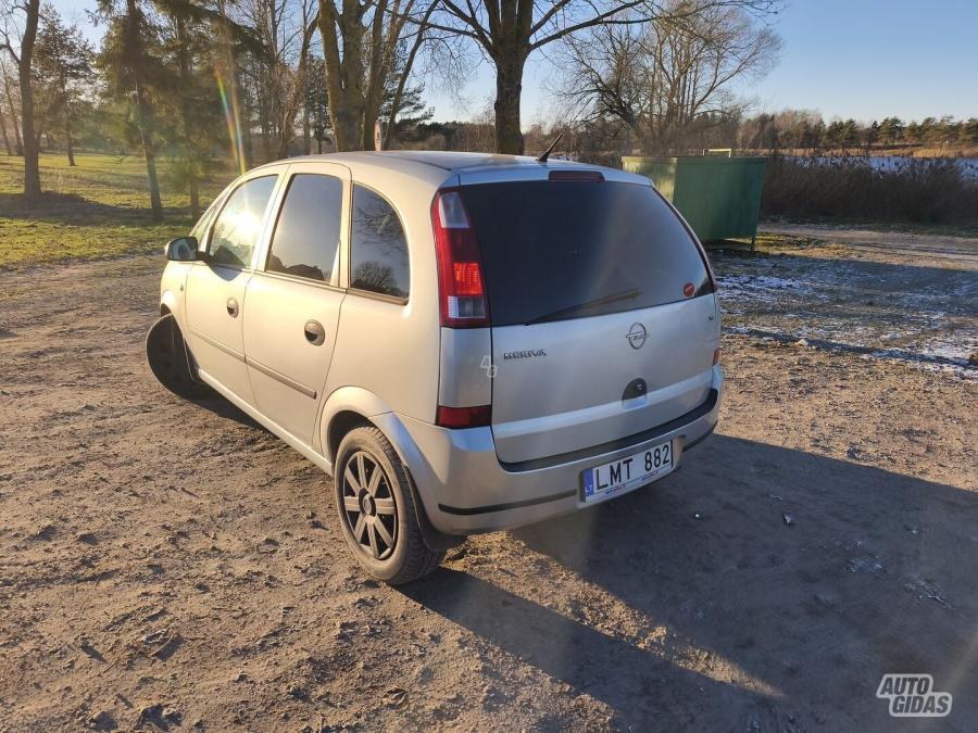 Grey Opel Meriva 2005 in Pakruojis, with an engine capacity of 1.60 L and mileage of 222 thousand km for 950 €, photo 4 on AUTOMOTO.COM.LV
