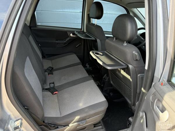 Pelēks Opel Meriva 2005 Klaipėda, ar dzinēja tilpumu 1.60 L un nobraukumu 151 tūkst. km par 950 €, foto 8 vietnē AUTOMOTO.COM.LV
