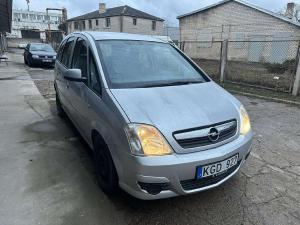 Grey Opel Meriva 2006 in Kaunas, with an engine capacity of 1.69 L and mileage of 296 thousand km for 900 €, photo  on AUTOMOTO.COM.LV