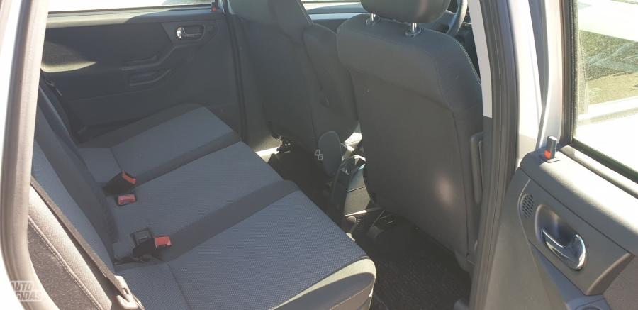 Grey Opel Meriva 2006 in Kedainiai, with an engine capacity of 1.60 L and mileage of 119 thousand km for 2200 €, photo 12 on AUTOMOTO.COM.LV