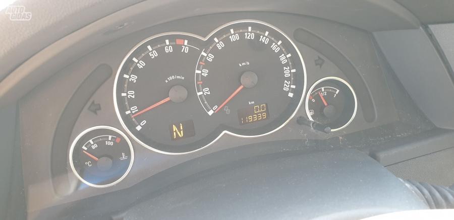 Grey Opel Meriva 2006 in Kedainiai, with an engine capacity of 1.60 L and mileage of 119 thousand km for 2200 €, photo 15 on AUTOMOTO.COM.LV