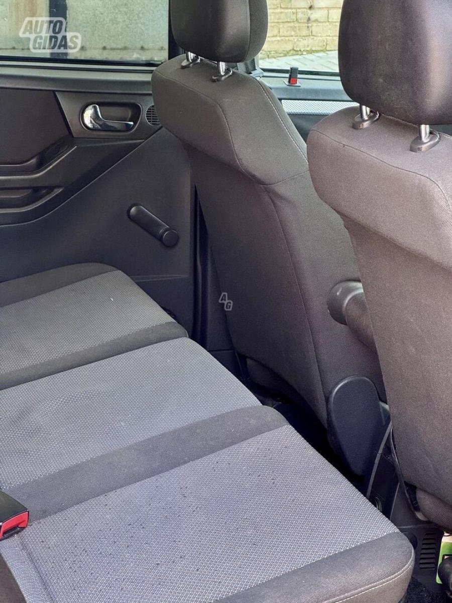 Grey Opel Meriva 2006 in Kretinga, with an engine capacity of 1.80 L and mileage of 297 thousand km for 2350 €, photo 12 on AUTOMOTO.COM.LV