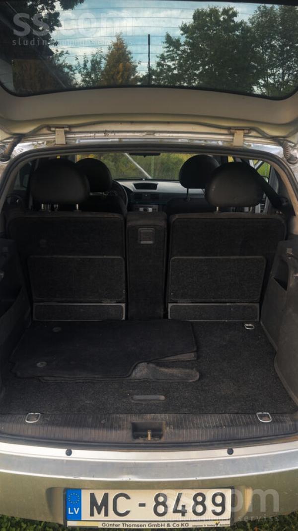 Grey Opel Meriva 2006 in Saldus, with an engine capacity of 1.70 L and mileage of 292 thousand km for 1400 €, photo 6 on AUTOMOTO.COM.LV