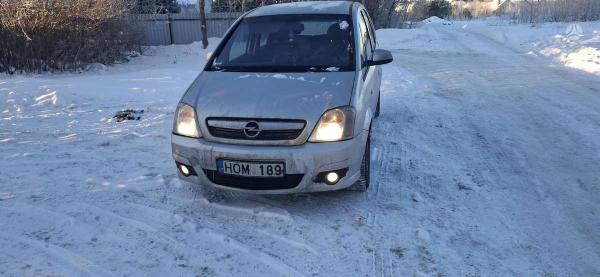 Grey Opel Meriva 2007 in Vilnius, with an engine capacity of 1.80 L and mileage of 296 thousand km for 350 €, photo 1 on AUTOMOTO.COM.LV