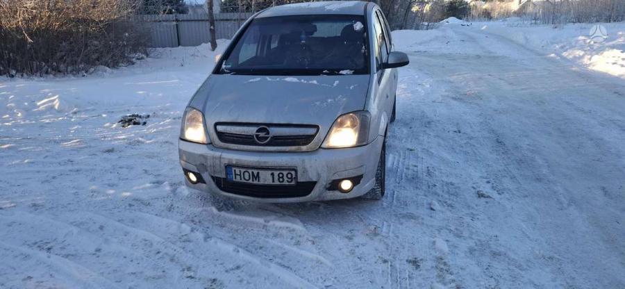 Grey Opel Meriva 2007 in Vilnius, with an engine capacity of 1.80 L and mileage of 296 thousand km for 350 €, photo 1 on AUTOMOTO.COM.LV