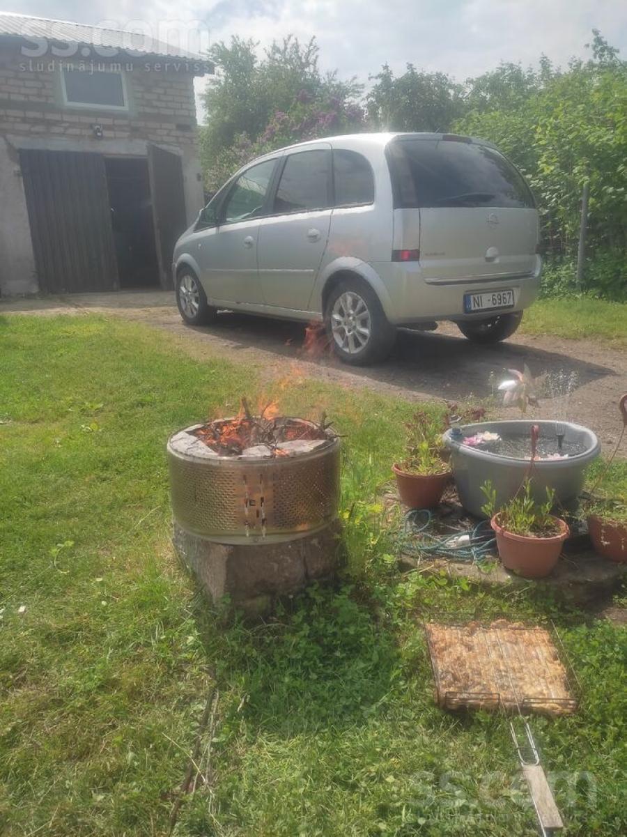 Pelēks Opel Meriva 2007 Daugavpils, ar dzinēja tilpumu 1.70 L un nobraukumu 207 tūkst. km par 1650 €, foto 3 vietnē AUTOMOTO.COM.LV
