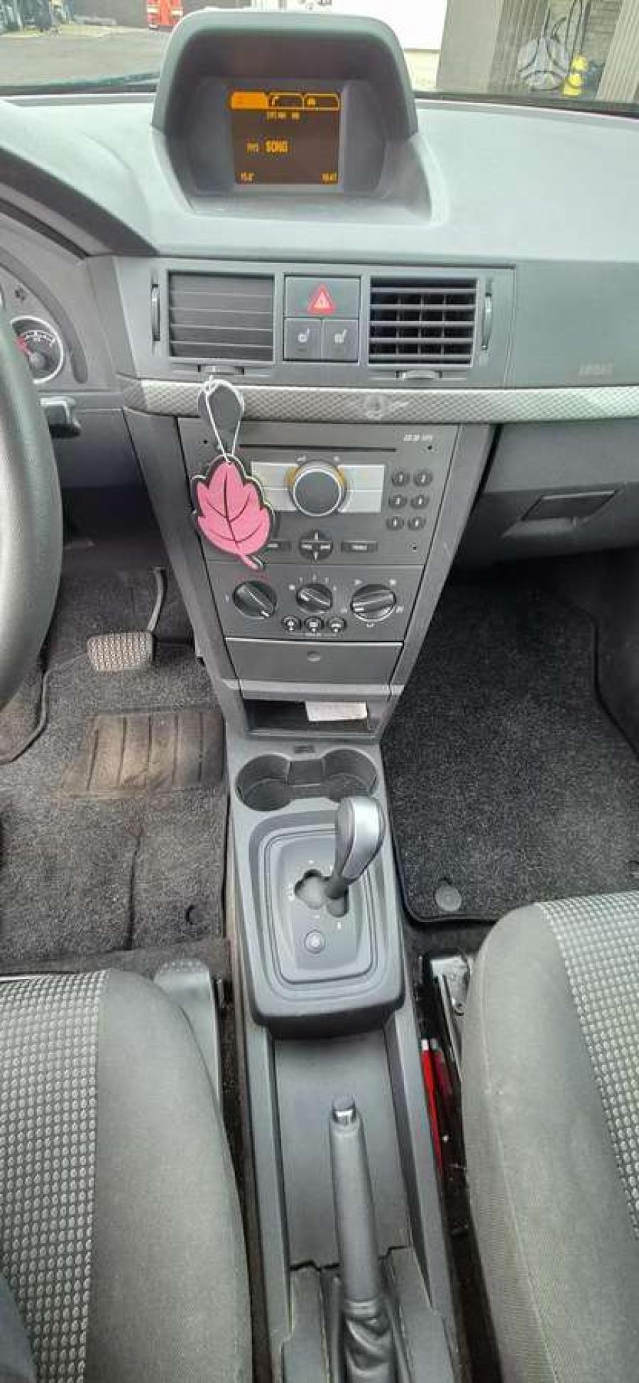 Grey Opel Meriva 2007 in Vilnius, with an engine capacity of 1.60 L and mileage of 198 thousand km for 650 €, photo 18 on AUTOMOTO.COM.LV
