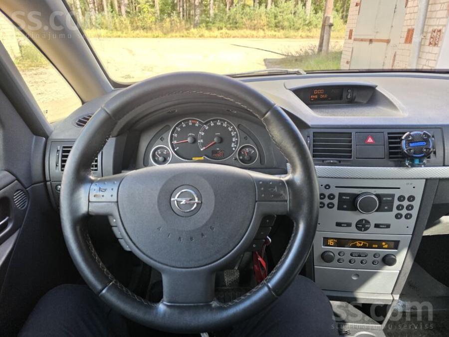 Pelēks Opel Meriva 2008 Daugavpils, ar dzinēja tilpumu 1.70 L un nobraukumu 231 tūkst. km par 1800 €, foto 1 vietnē AUTOMOTO.COM.LV