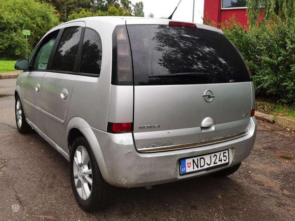 Grey Opel Meriva 2009 in Vilnius, with an engine capacity of 1.69 L and mileage of 301 thousand km for 470 €, photo 5 on AUTOMOTO.COM.LV