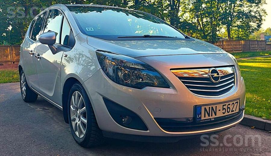 Pelēks Opel Meriva 2010 Rīga, ar dzinēja tilpumu 1.70 L un nobraukumu 162 tūkst. km par 3600 €, foto 3 vietnē AUTOMOTO.COM.LV