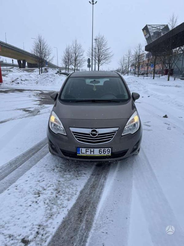 Pelēks Opel Meriva 2010 Klaipėda, ar dzinēja tilpumu 1.36 L un nobraukumu 209 tūkst. km par 3500 €, foto 2 vietnē AUTOMOTO.COM.LV