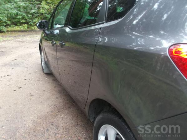 Pelēks Opel Meriva 2010 Daugavpils, ar dzinēja tilpumu 1.70 L un nobraukumu 337 tūkst. km par 2900 €, foto 3 vietnē AUTOMOTO.COM.LV