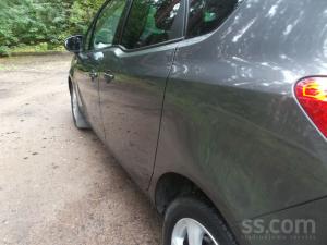 Pelēks Opel Meriva 2010 Daugavpils, ar dzinēja tilpumu 1.70 L un nobraukumu 337 tūkst. km par 2900 €, foto 4 vietnē AUTOMOTO.COM.LV