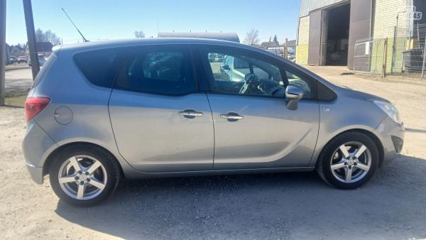 Grey Opel Meriva 2010 in Radviliskis, with an engine capacity of 1.70 L and mileage of 115 thousand km for 4750 €, photo 7 on AUTOMOTO.COM.LV