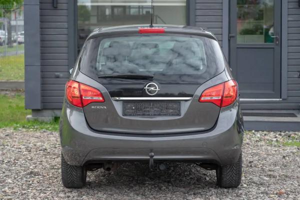 Grey Opel Meriva 2010 in Liepaja, with an engine capacity of 1.40 L and mileage of 229 thousand km for 4600 €, photo 3 on AUTOMOTO.COM.LV