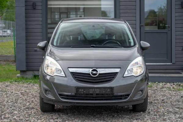 Grey Opel Meriva 2010 in Liepaja, with an engine capacity of 1.40 L and mileage of 229 thousand km for 4600 €, photo 6 on AUTOMOTO.COM.LV