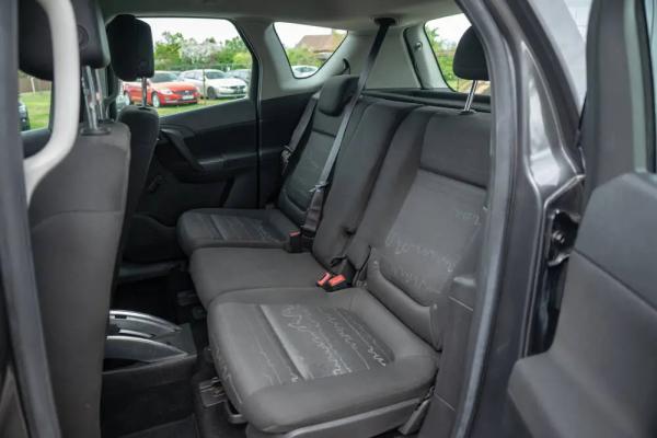 Grey Opel Meriva 2010 in Liepaja, with an engine capacity of 1.40 L and mileage of 229 thousand km for 4600 €, photo 9 on AUTOMOTO.COM.LV