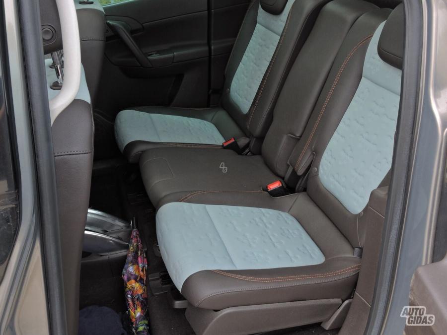 Grey Opel Meriva 2010 in Marijampole, with an engine capacity of 1.40 L and mileage of 203 thousand km for 2950 €, photo 8 on AUTOMOTO.COM.LV